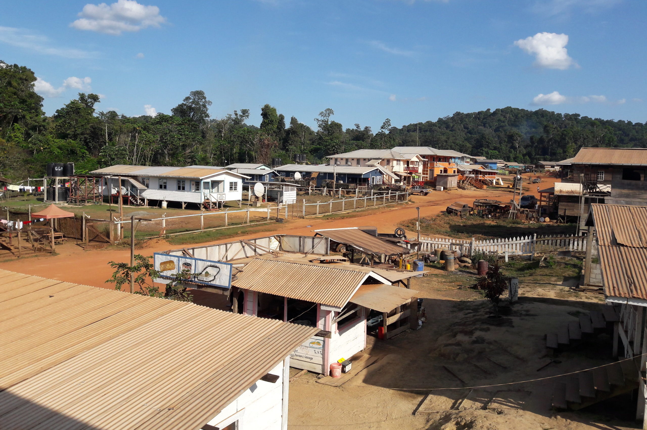 Village minier, Puruni river, Guyana. | Institut Pasteur de Guyane