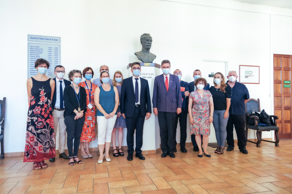 L’Institut Pasteur de la Guyane reçoit la visite de l’ambassadeur de ...